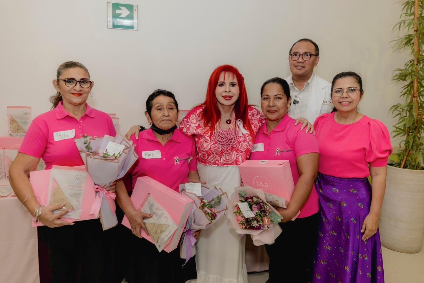 Entrega de prótesis externas de mama en el Centro Estatal de Oncología ...